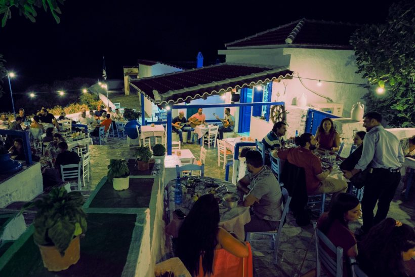 Ρεμπέτικες βραδιές στα νησιά του Αιγαίου