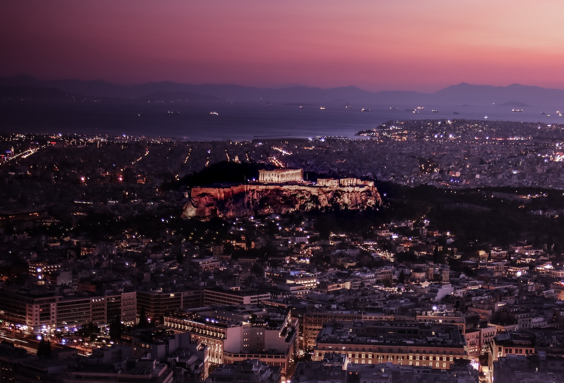 Αθήνα: 7 ιδέες για ψαγμένα ραντεβού σε ωραία μέρη