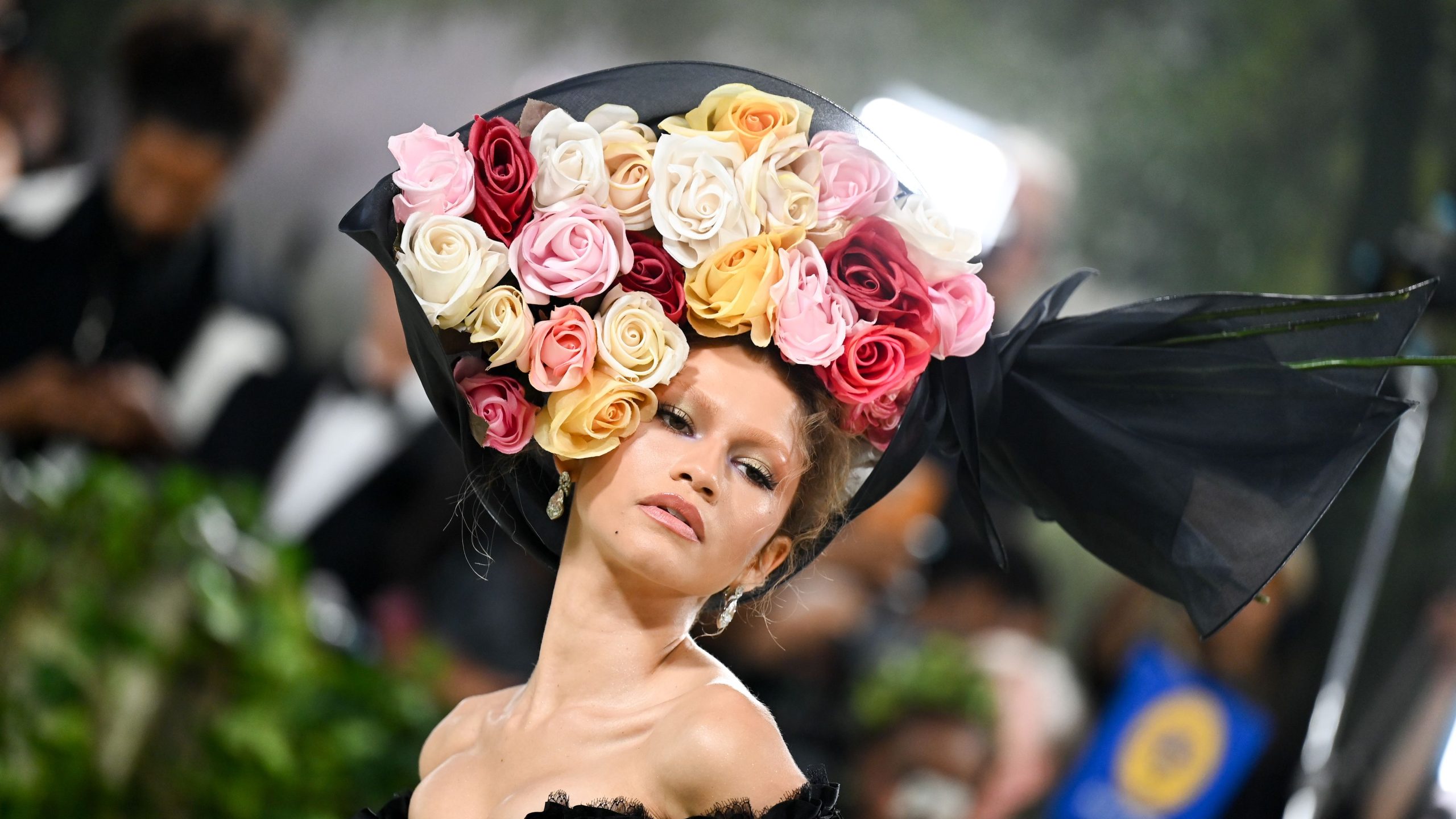 Γιατί το Tik Tok λέει να μπλοκάρουμε celebrities;