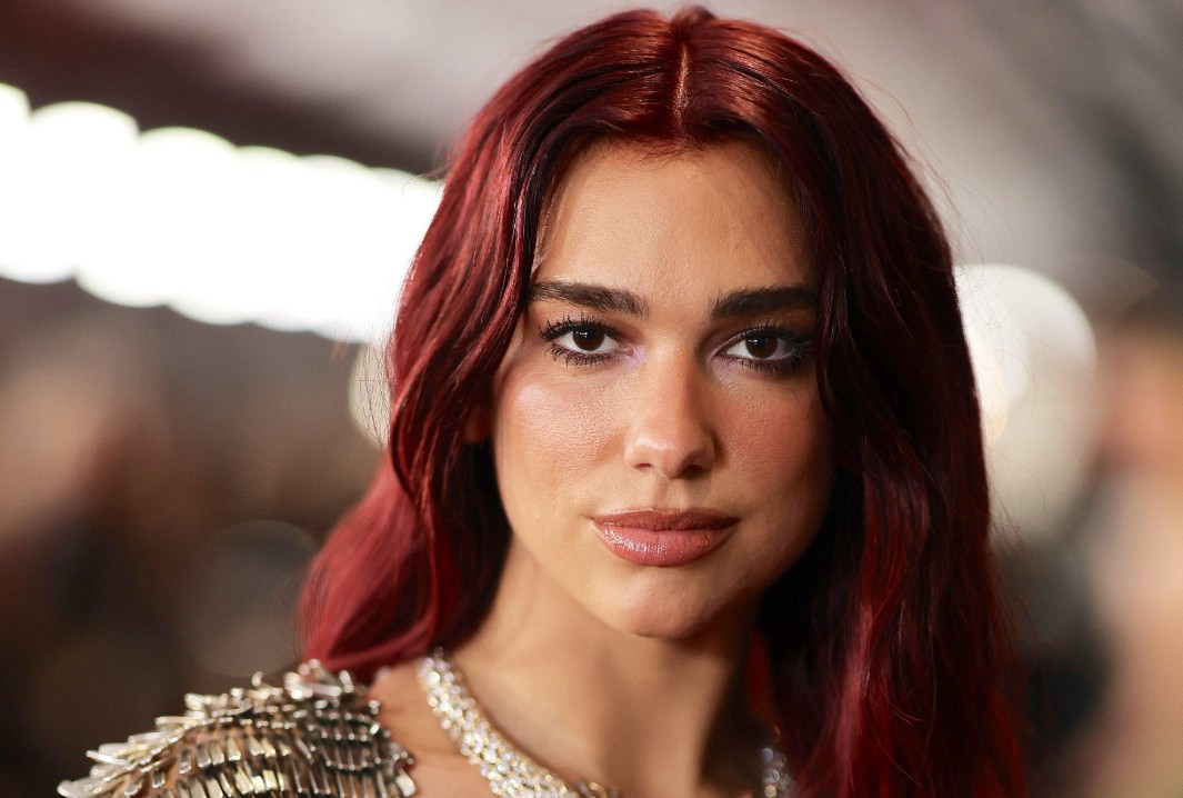 Πώς έγινε η Dua Lipa το φεμινιστικό icon της GenZ;